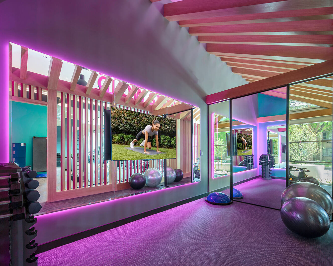 Canoga Park Apartments | Chroma Apartment Homes | Photos